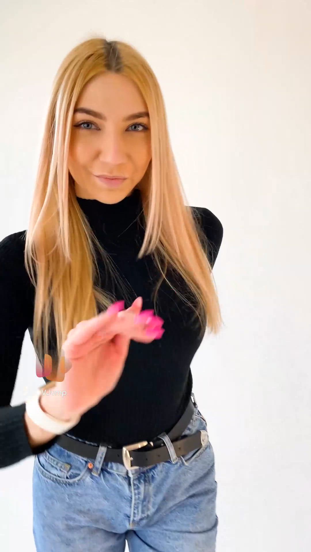 Change your look by clapping your hand on the camera ️ How to make a ...
