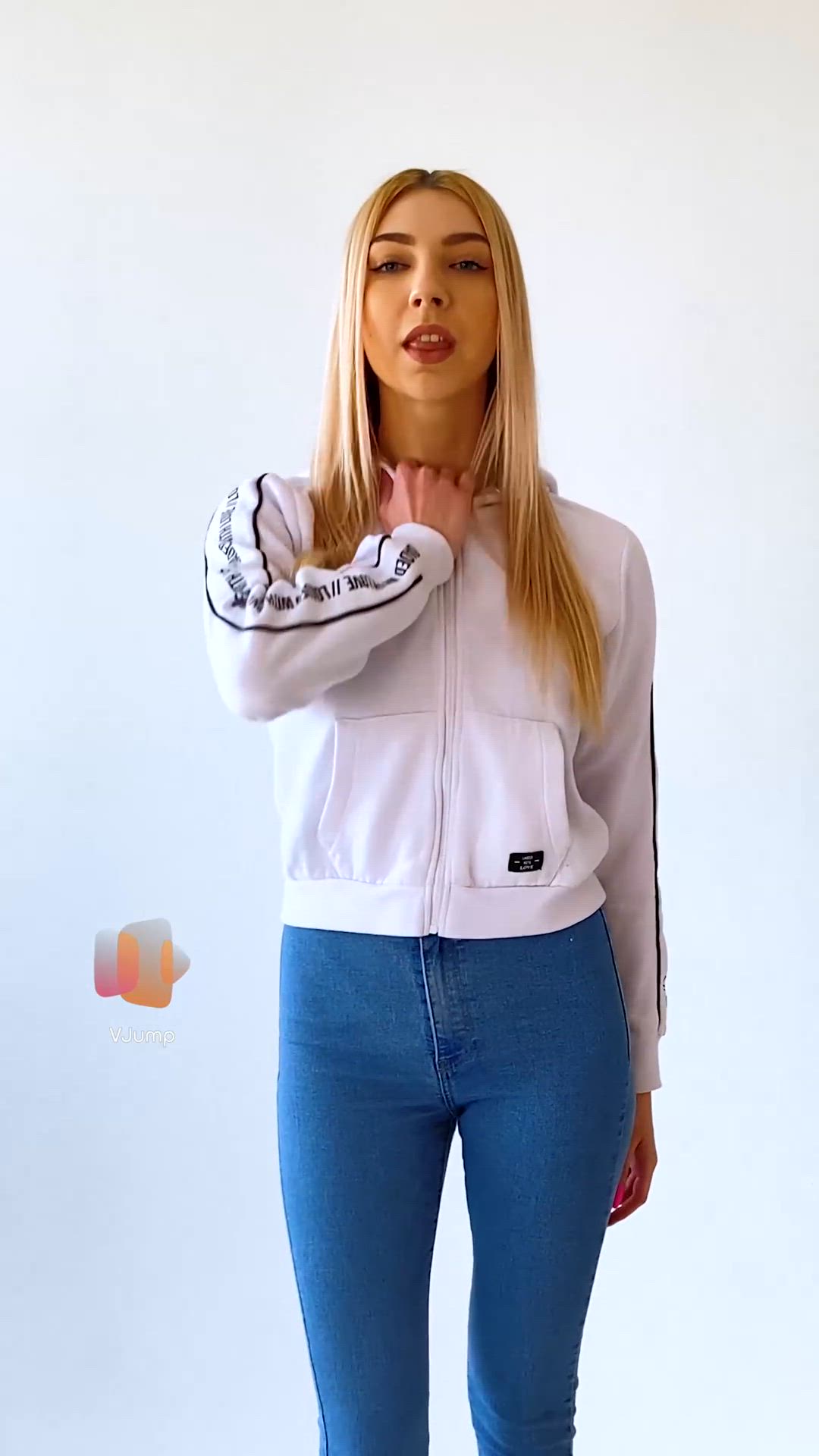 Change clothes in two transitions ️ How to make a TikTok videoe