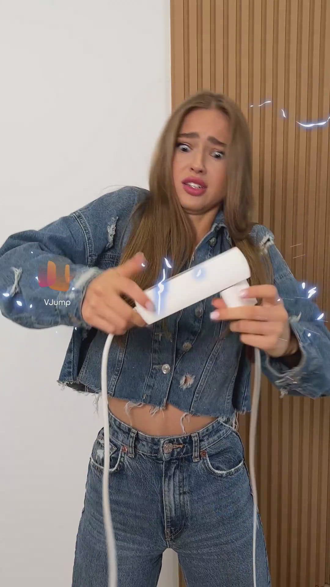 Turn on the charging in the outlet and get a discharge current ️ How to ...