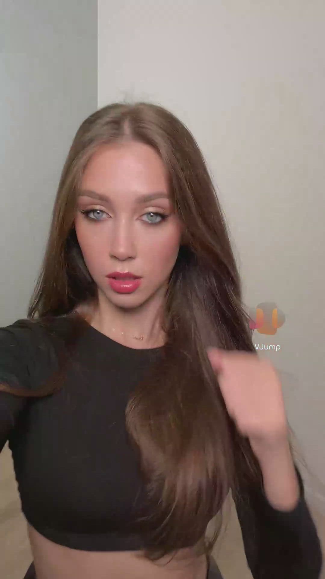 Change the image with a wave of the fist ️ How to make a TikTok videoe