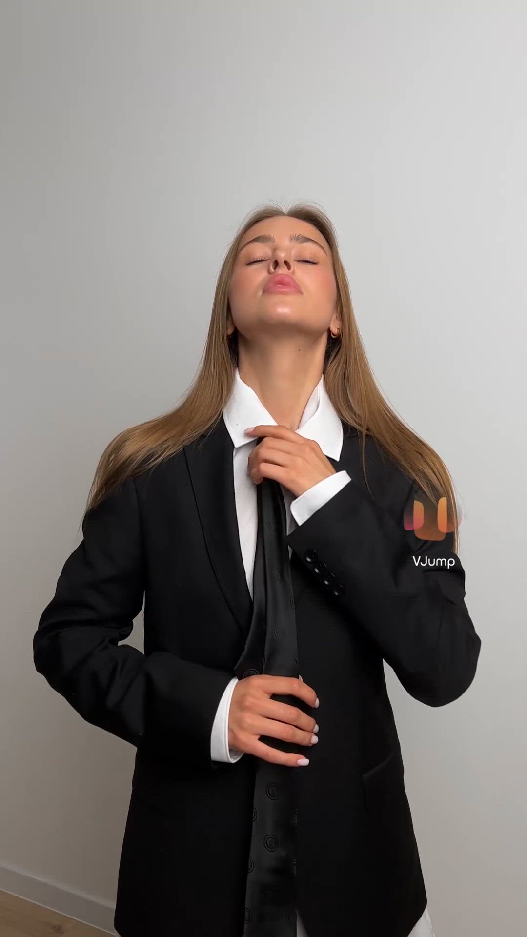 Tighten the tie and change your outfit ️ How to make a TikTok videoe
