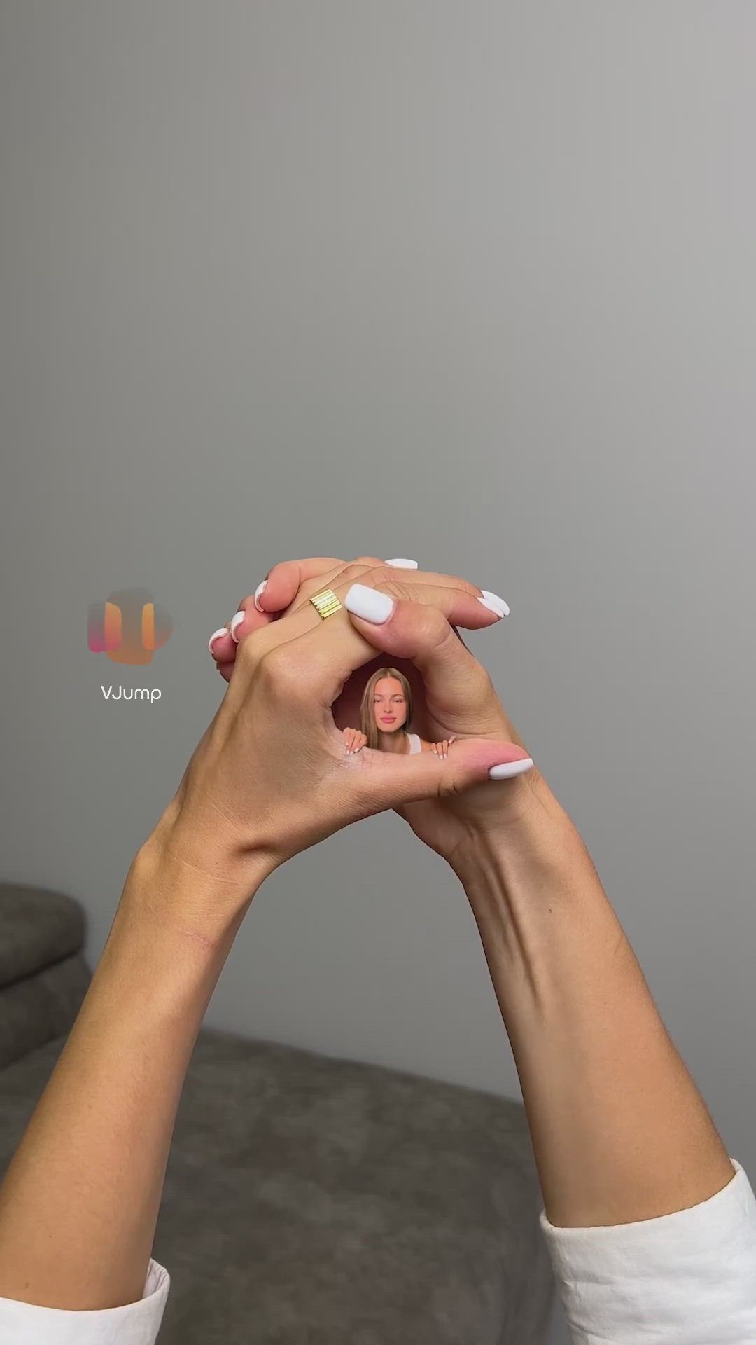 A mini-clone appears in our palms ️ How to make a TikTok videoe