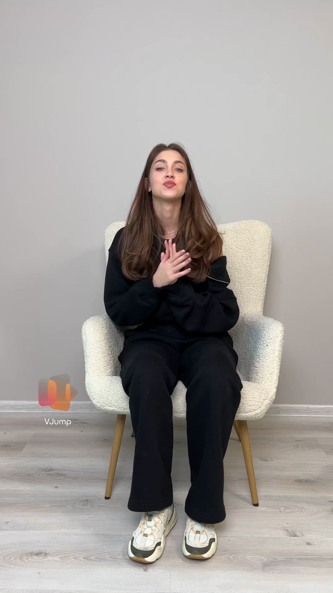 Wave the hand in a circle and smoothly change the image ️ How to make a ...