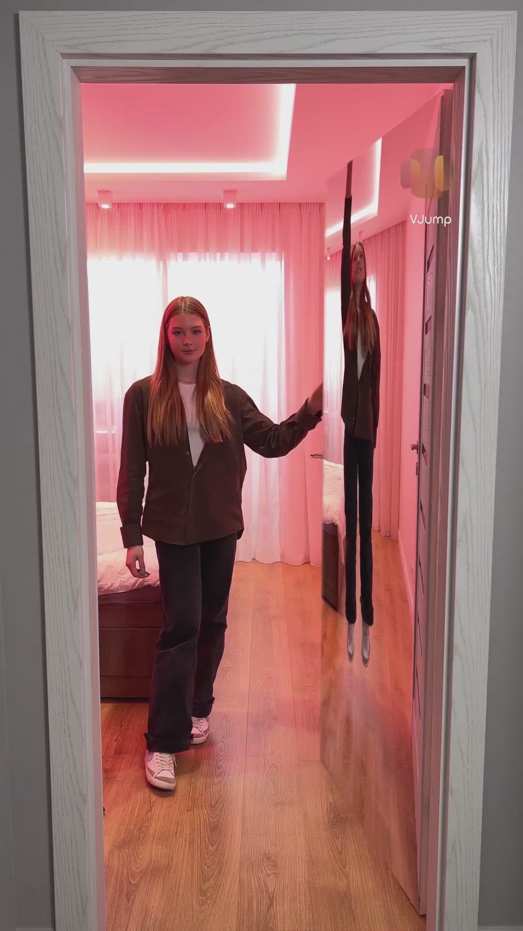 Hang suspended in a freeze-frame and meet your double ️ How to make a ...