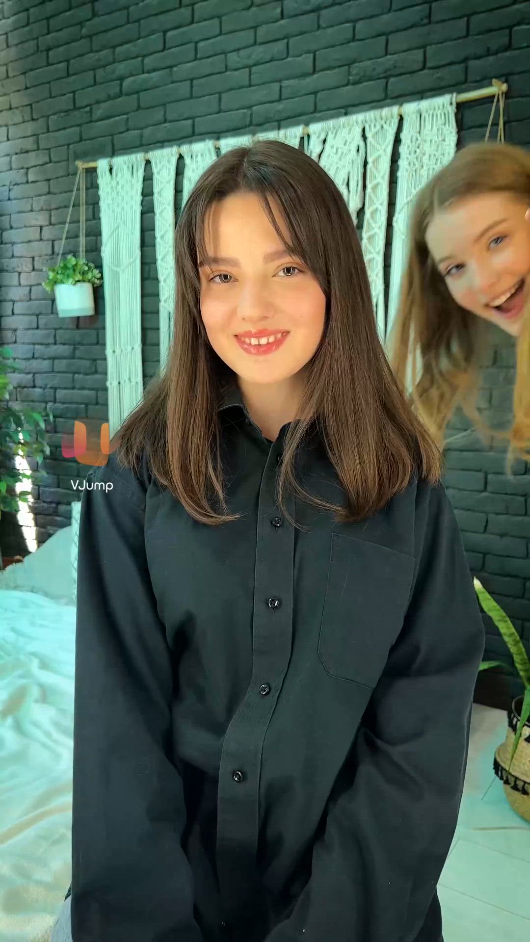 Transform into another person with the wave of your hand ️ How to make ...