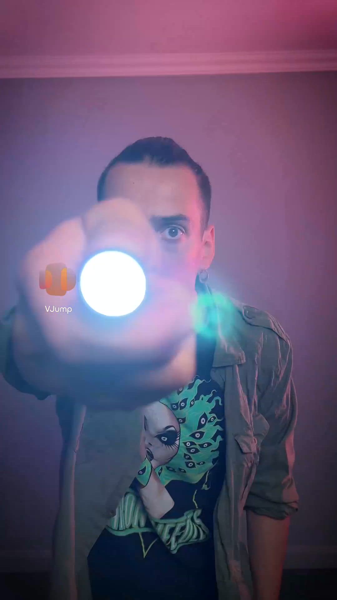 Change the look with a wave of a flashlight ️ How to make a TikTok videoe