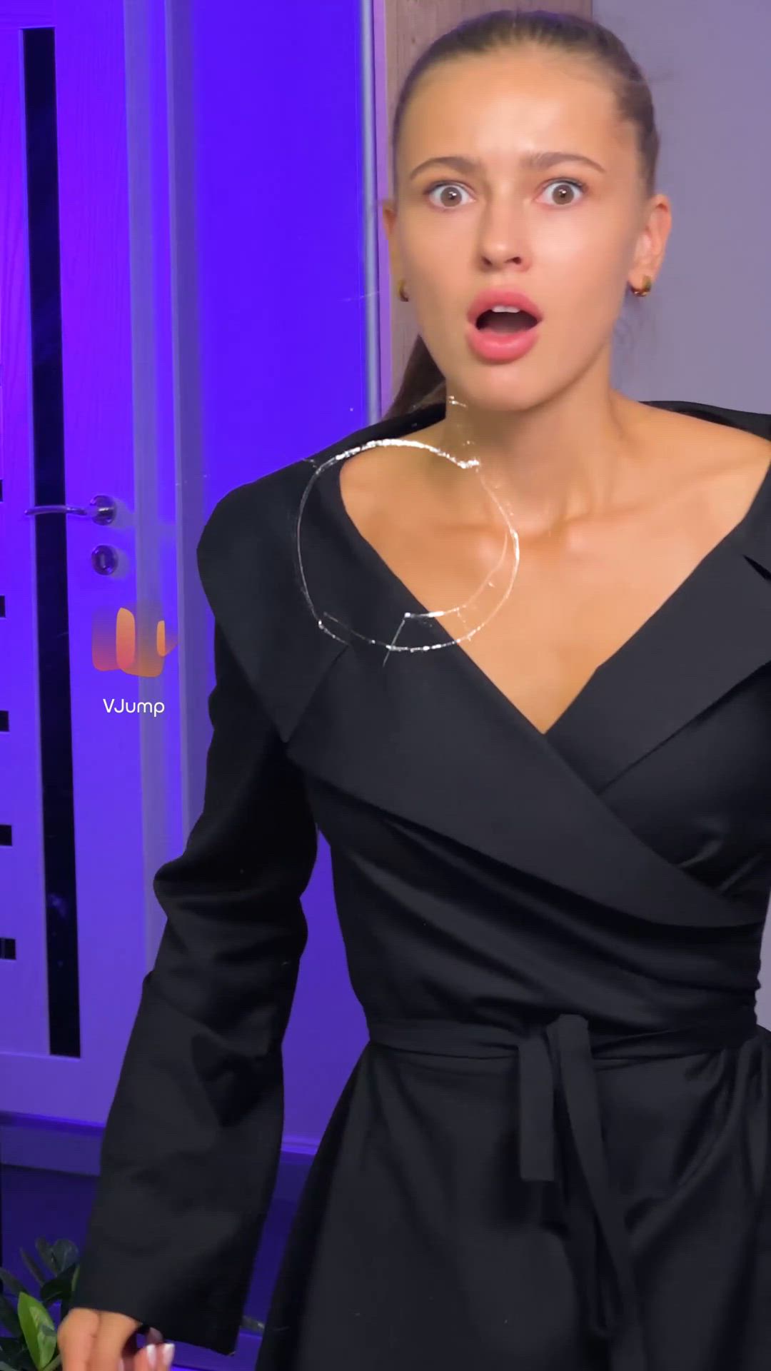 Change clothes with a shot at the screen ️ How to make a TikTok videoe