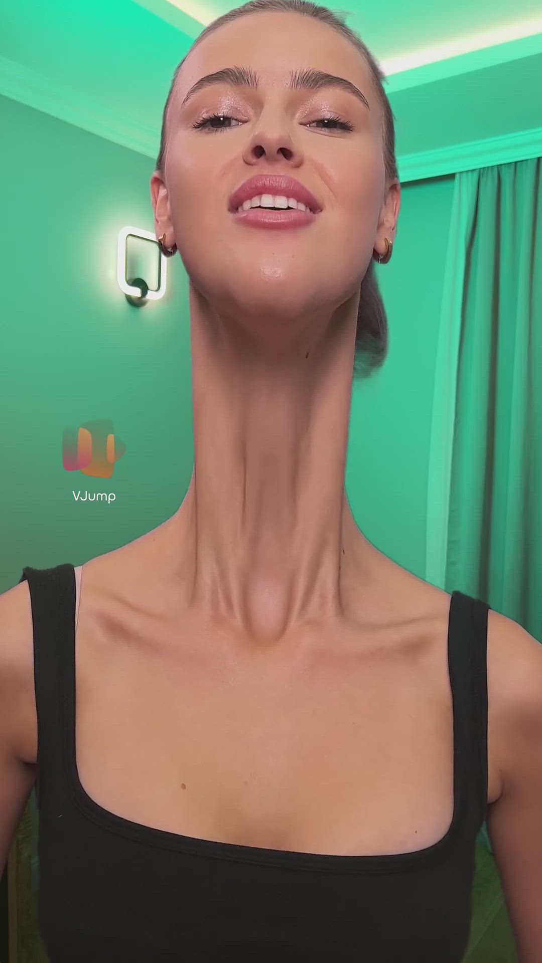Create a super-long neck ️ How to make a TikTok videoe
